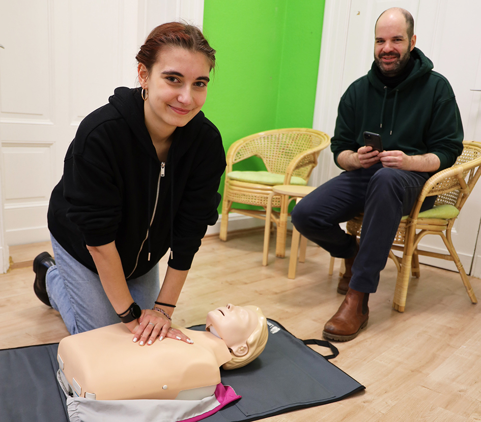 Mit den „Bee Gees“ die Herzdruckmassage verbessern